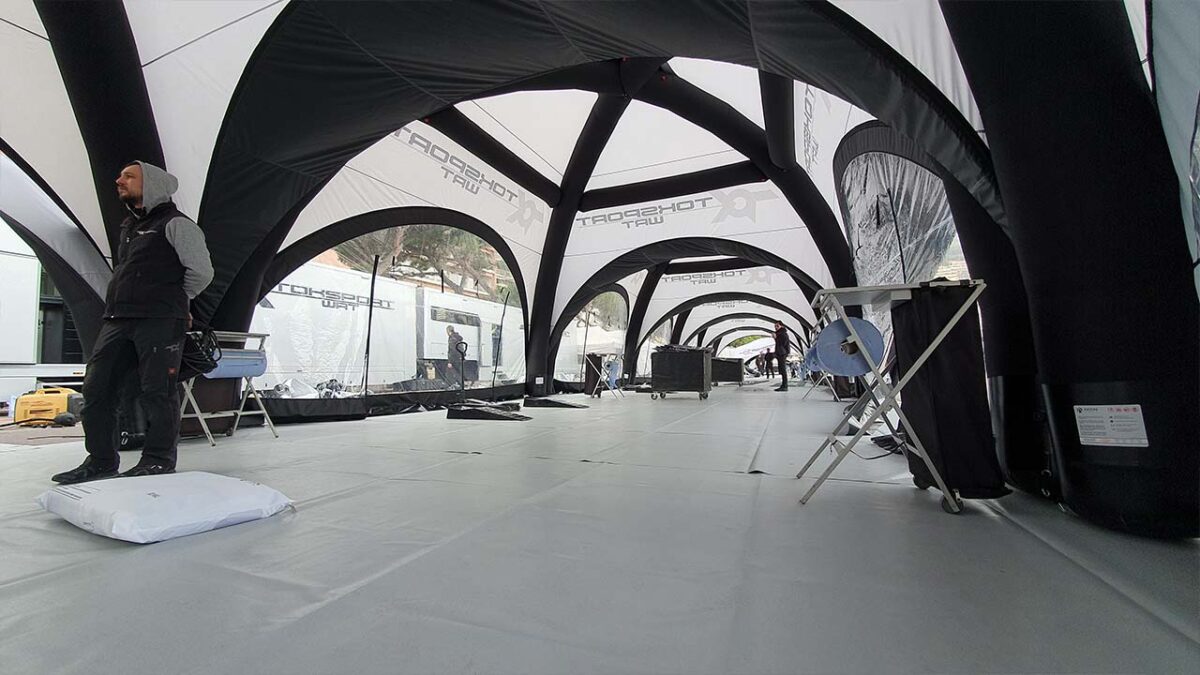 Inflatable garage tents for rallies and other races | AXION