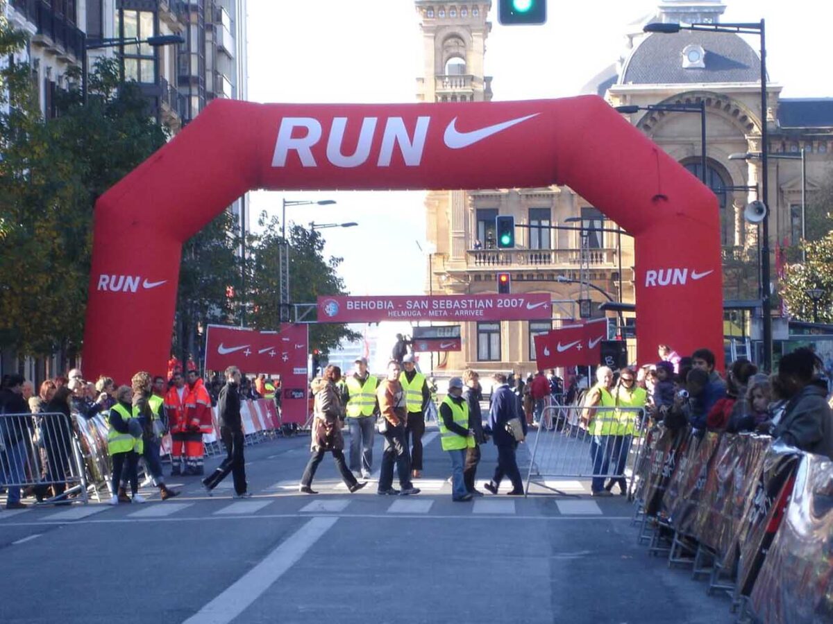 ANGLED - Sealed inflatable arch for running & racing events