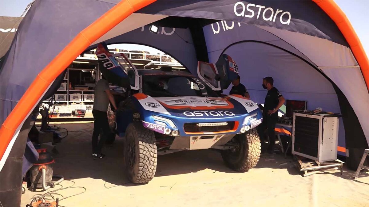 Inflatable garage tents for rallies and other races | AXION