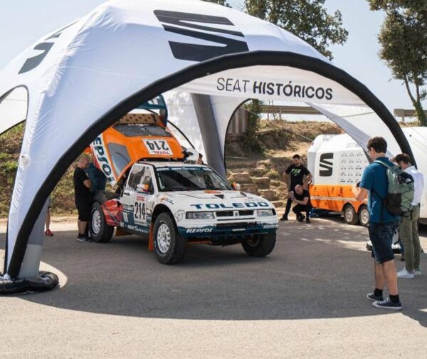 Inflatable garage tents for rallies and other races | AXION